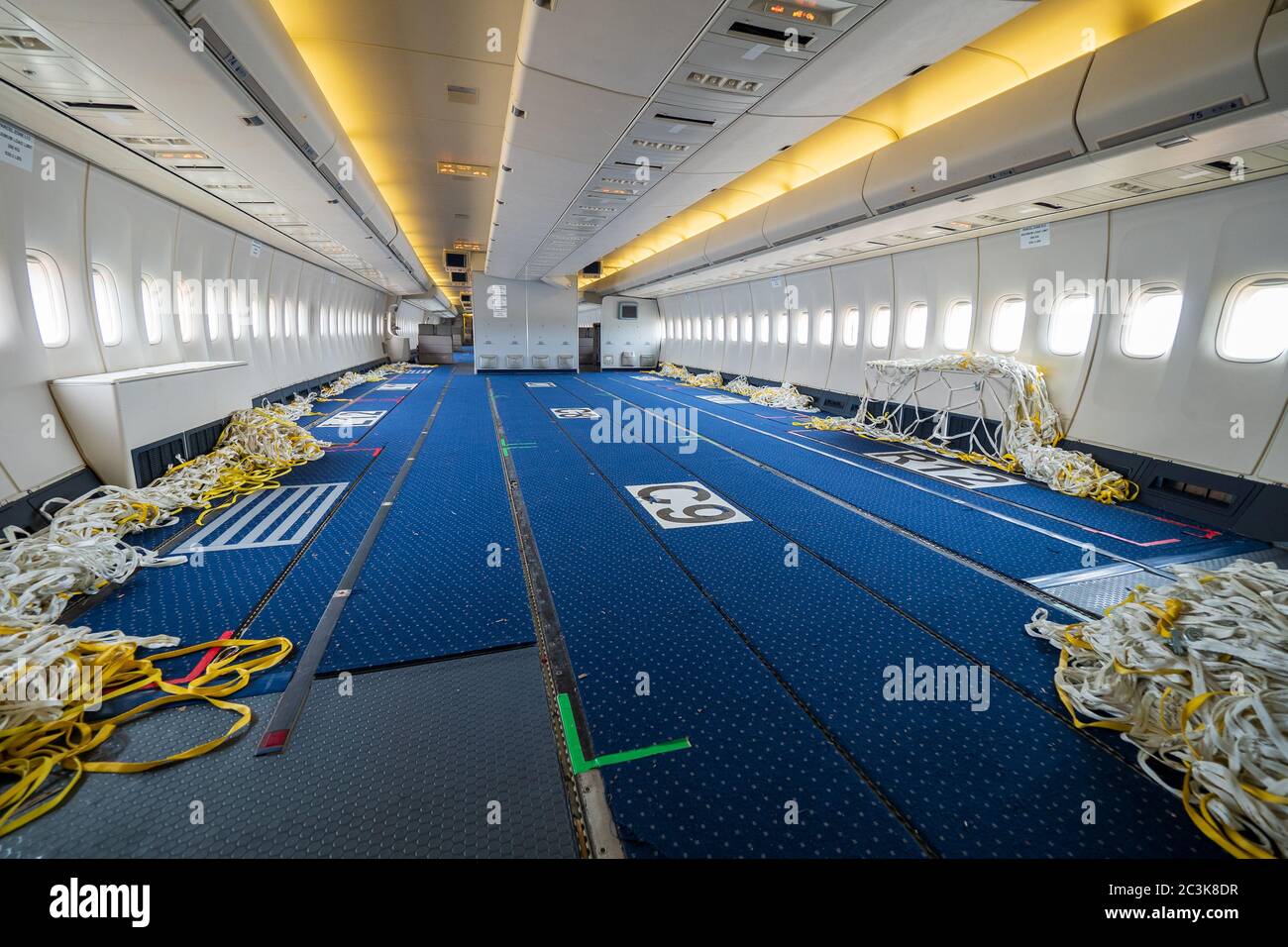 Jet bridge interior hi-res stock photography and images - Alamy