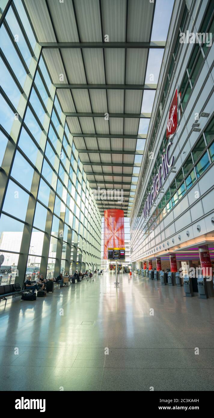 Amazing Terminal 3 Entrance Hall at Heathrow Airport - LONDON, ENGLAND ...