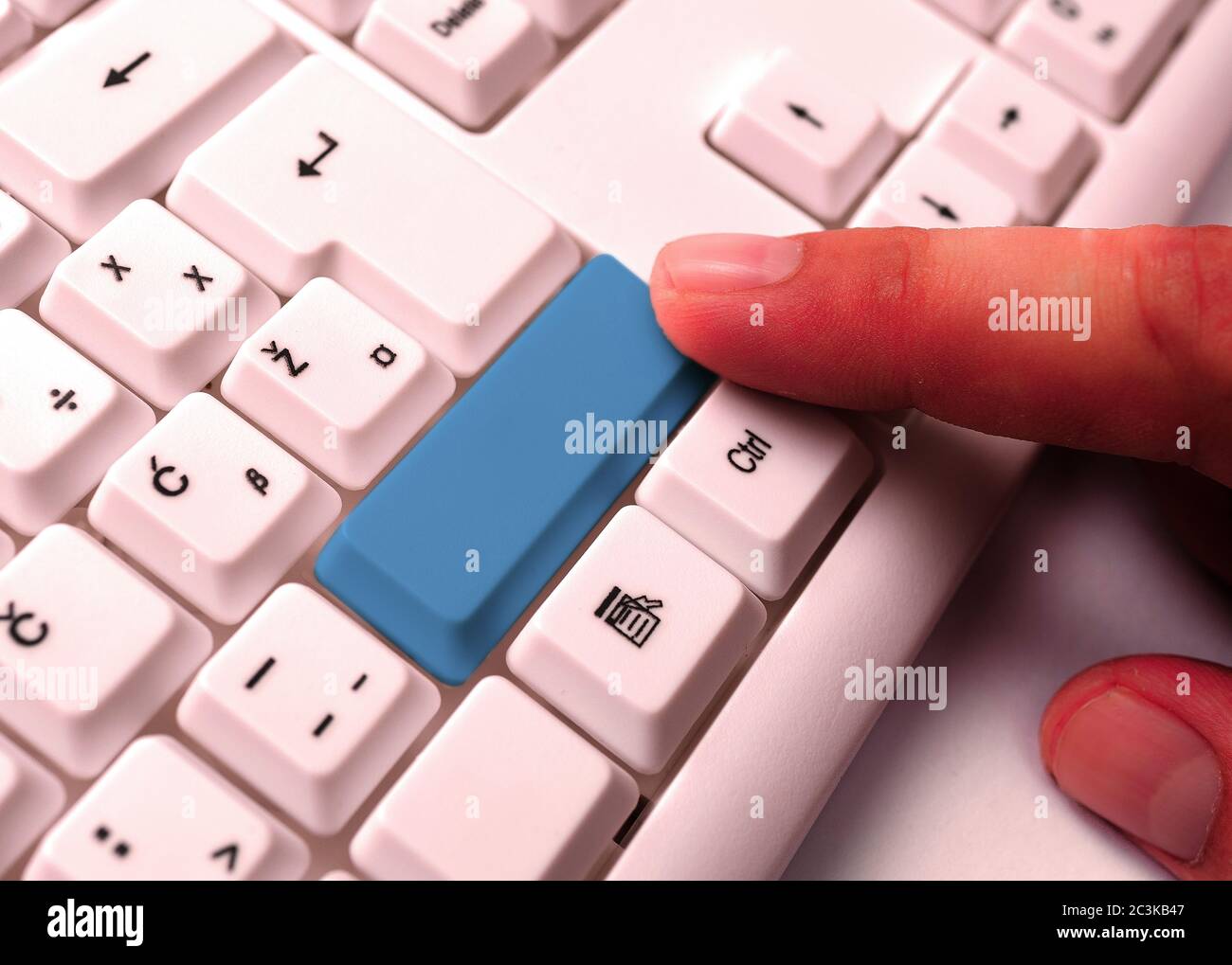 White Pc Keyboard With Empty Note Paper Above White Key Copy Space ...