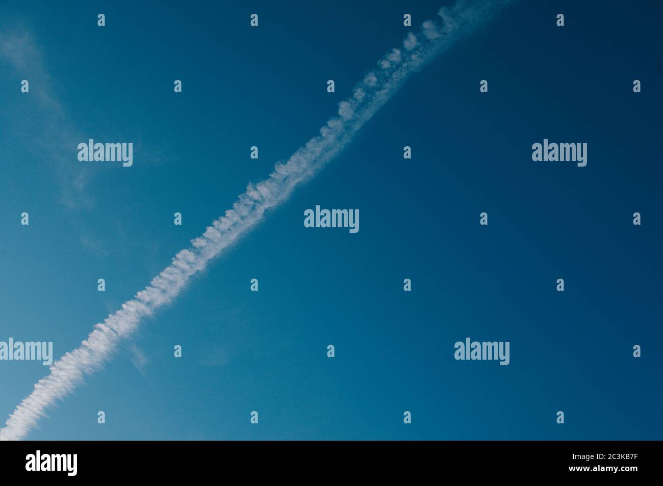 Oil on track hi-res stock photography and images - Alamy