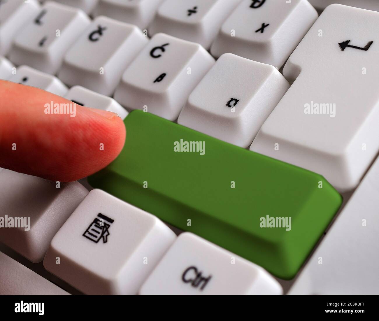 White Pc Keyboard With Empty Note Paper Above White Key Copy Space ...