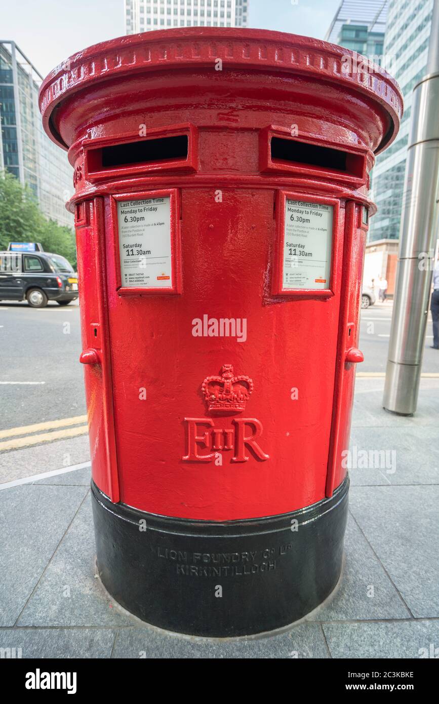 Postbox in London Canary Wharf - LONDON, ENGLAND - SEPTEMBER 14, 2016 ...
