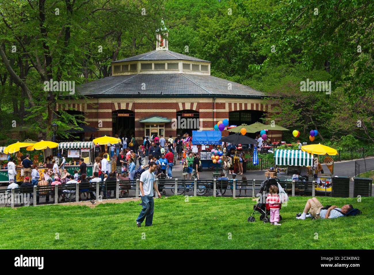 New york central park carousel hi-res stock photography and images - Alamy