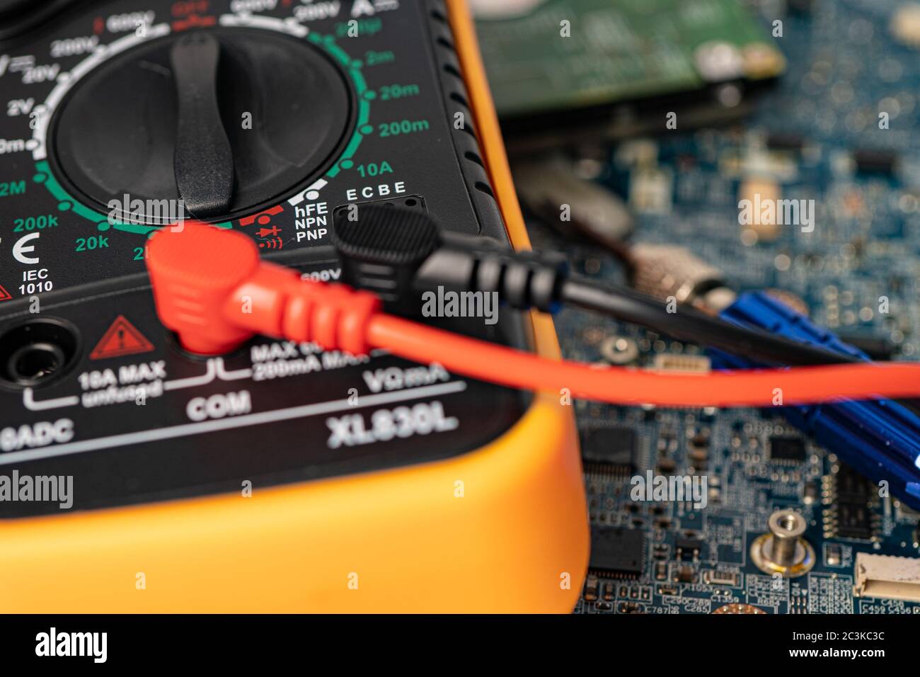 Multimeter electronic digital to measure the voltage of electrical ...