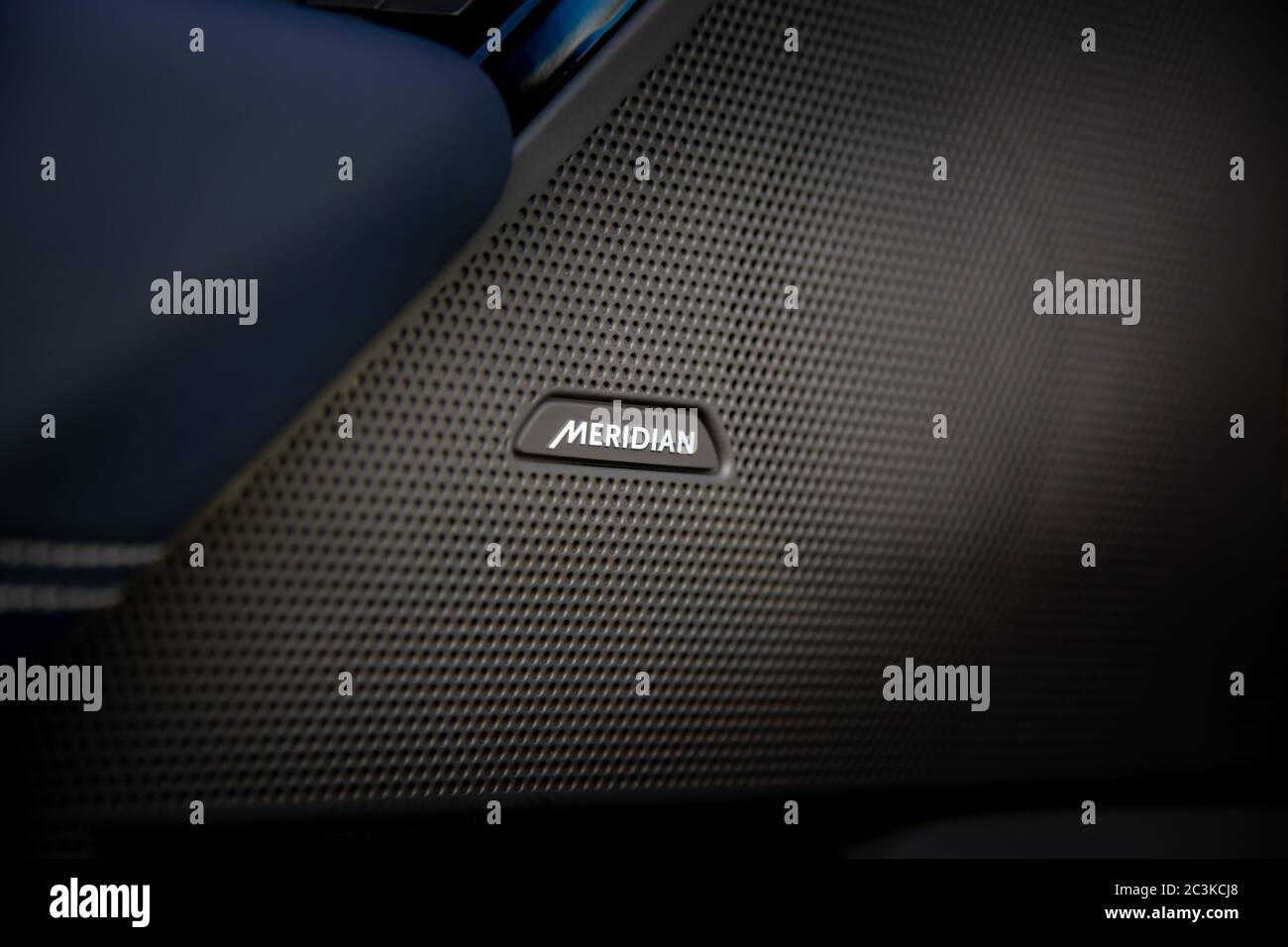 Monitor range rover hi-res stock photography and images - Alamy