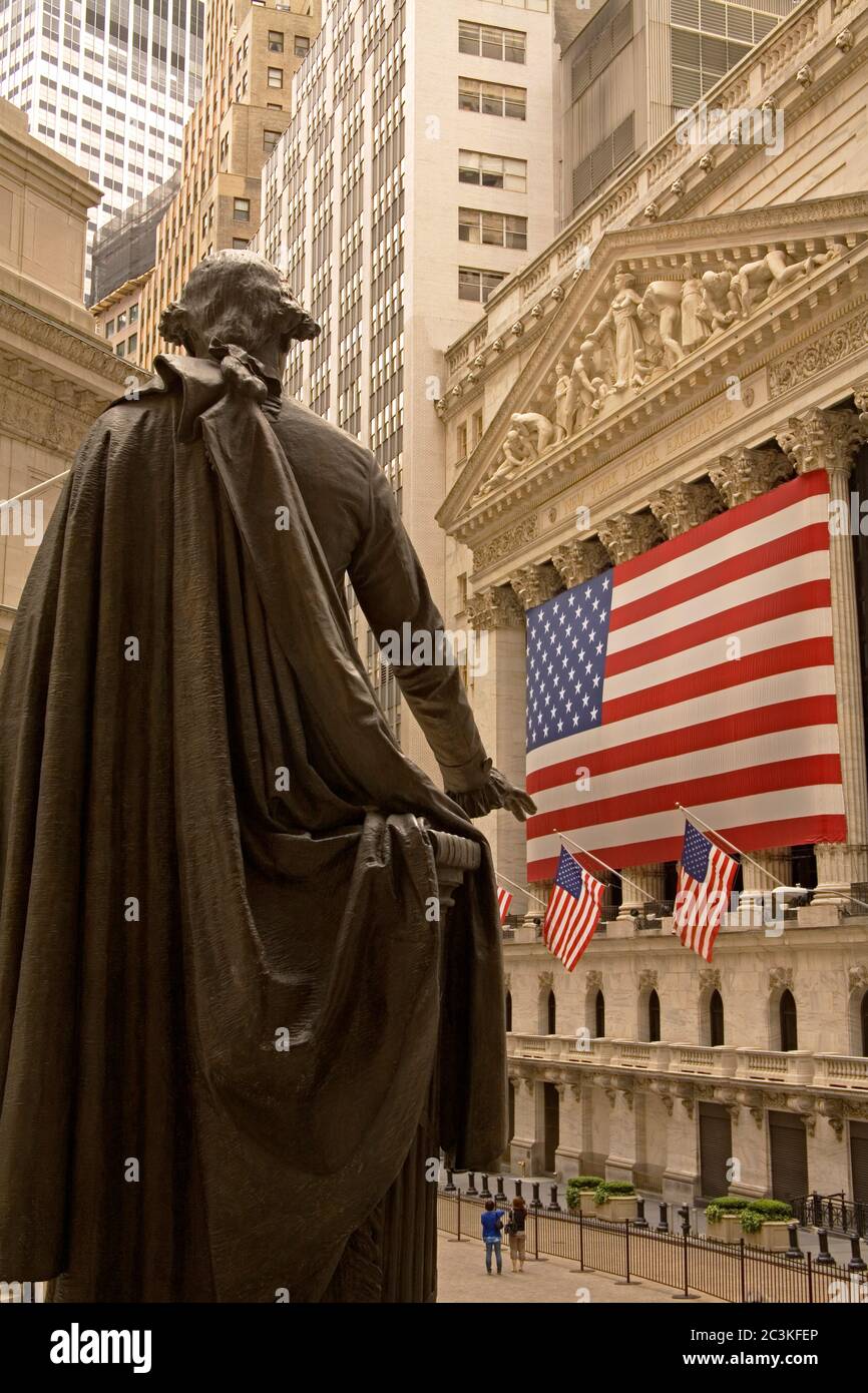 Wasington statue hi-res stock photography and images - Alamy