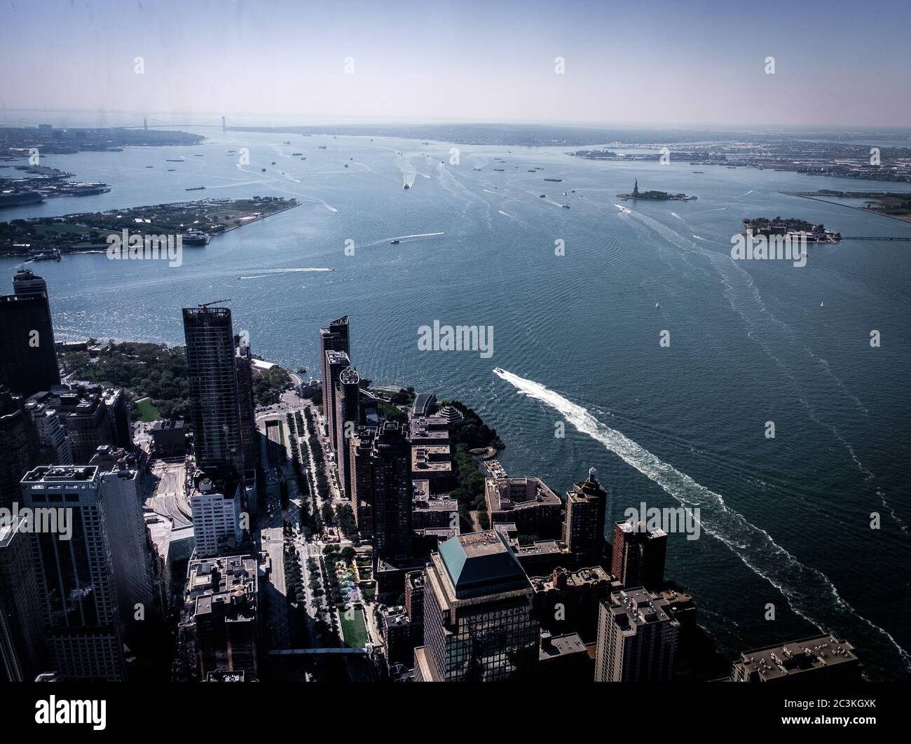 High angle shot of the buildings and skyscrapers captured in New York ...