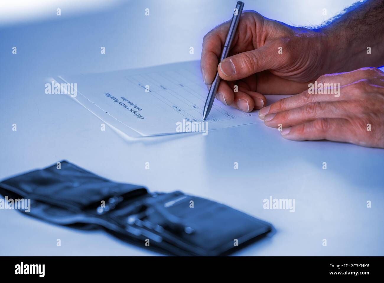 Invoice calculation hi-res stock photography and images - Alamy