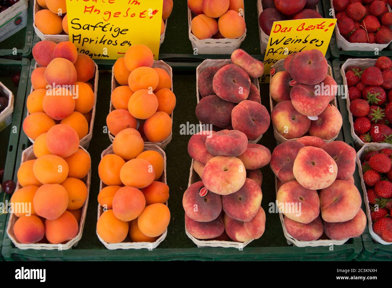 German fruit market hi-res stock photography and images - Alamy