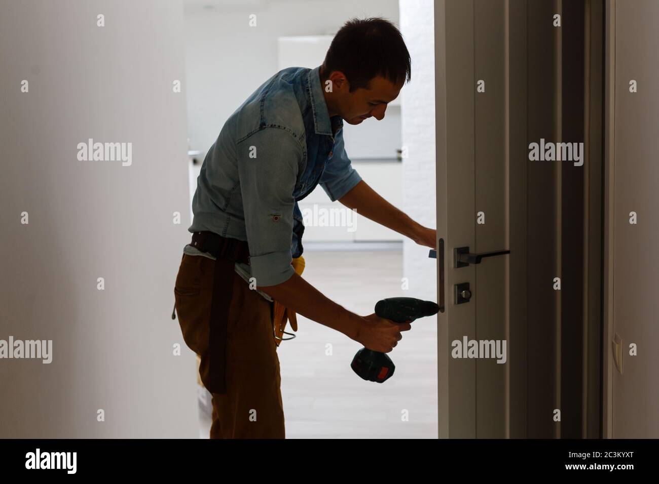 Checking door frame hi-res stock photography and images - Alamy