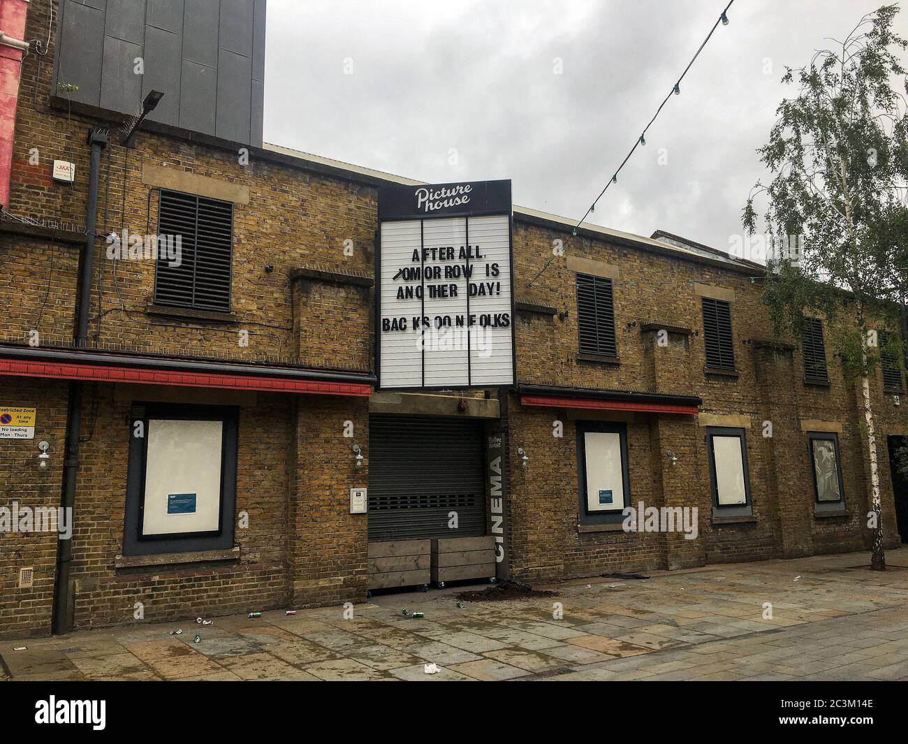 Picture House closed during the pandemic with a message Stock Photo - Alamy