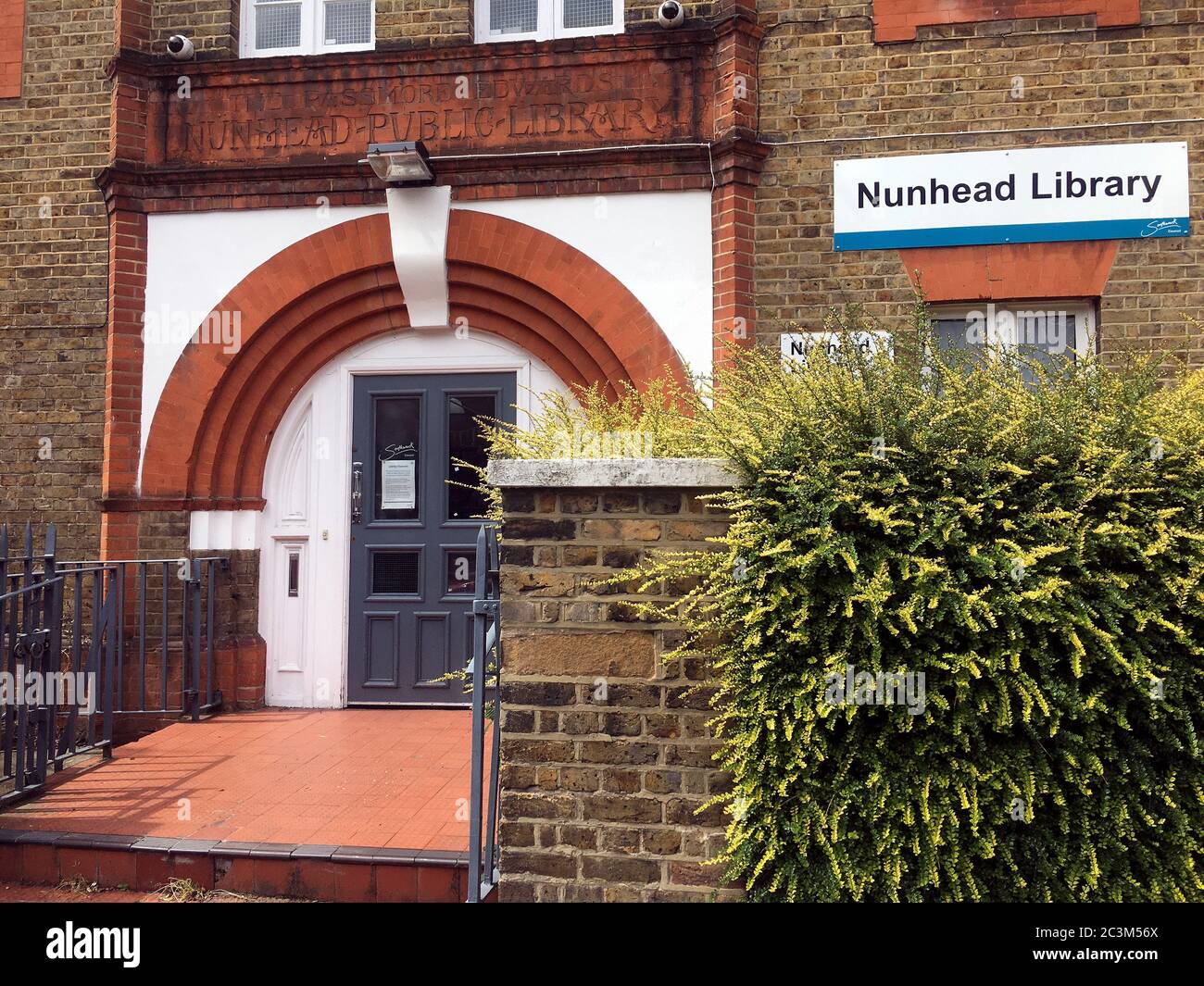 Circulating library hi-res stock photography and images - Alamy