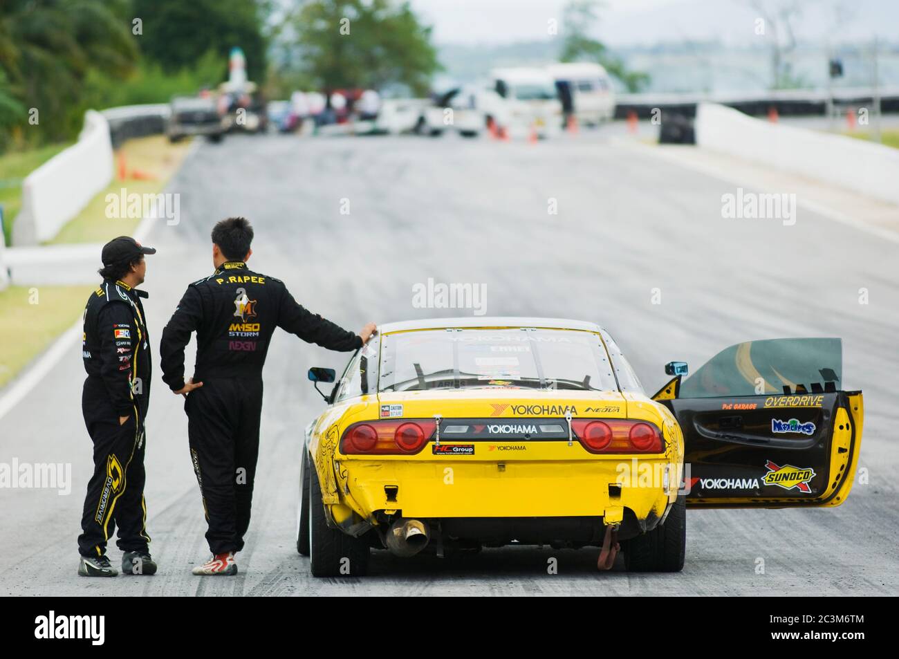 NAKHON RATCHASIMA - AUGUST 12: Khun Rapee waiting to race at M-150 ...