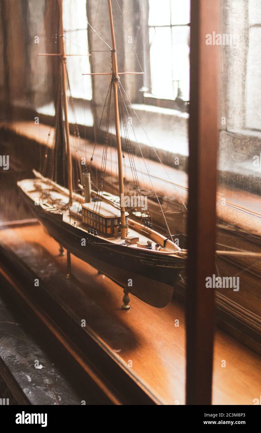 Vintage boat figure hi-res stock photography and images - Alamy