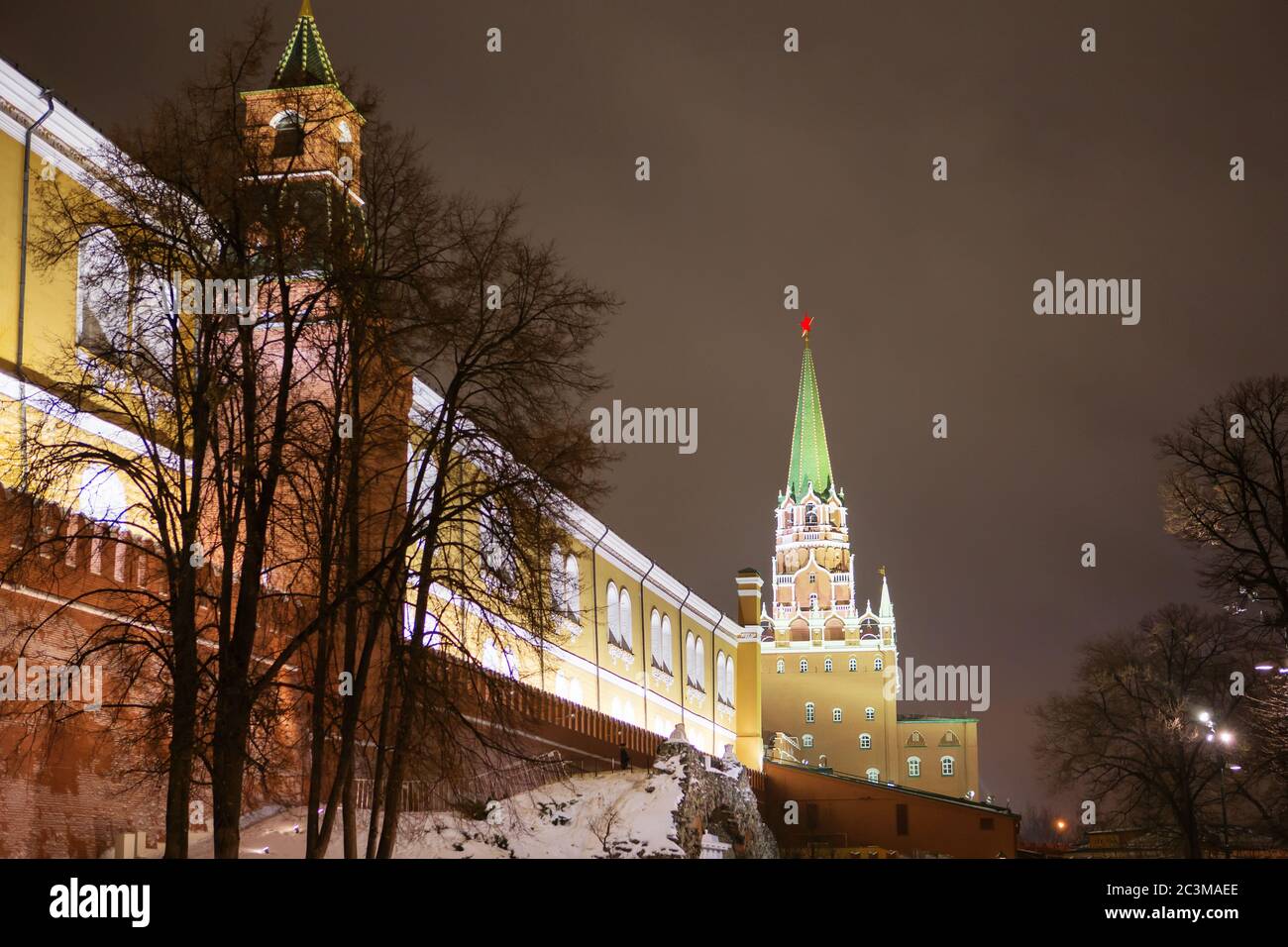 Alexander garden manezhnaya square hi-res stock photography and images ...