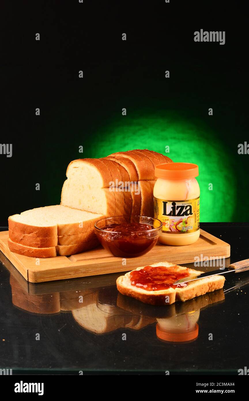 Eating jam and bread hi-res stock photography and images - Alamy