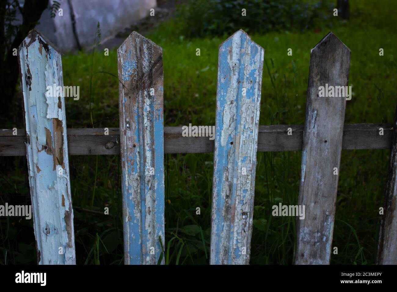 Wood fence hole wood fence broken hi-res stock photography and images ...