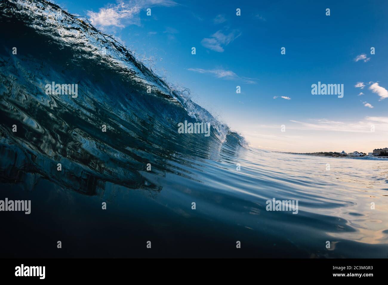 Blue barrel wave in ocean. Breaking sea wave Stock Photo - Alamy