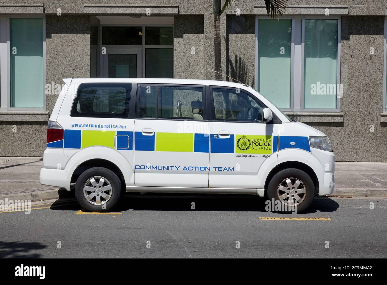 Bermuda police vehicle hi-res stock photography and images - Alamy