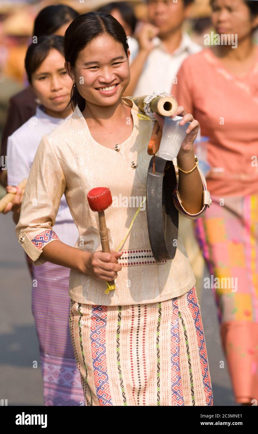 MAE HONG SON - APRIL 6: Young Shan girl playing the gong at the parade ...