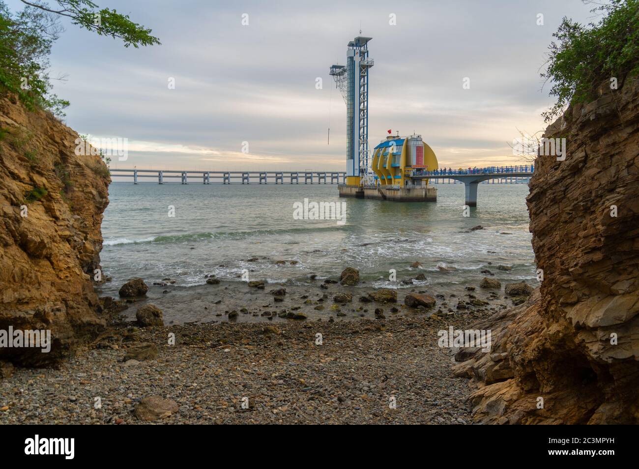 Xinghai square dalian china hi-res stock photography and images - Alamy