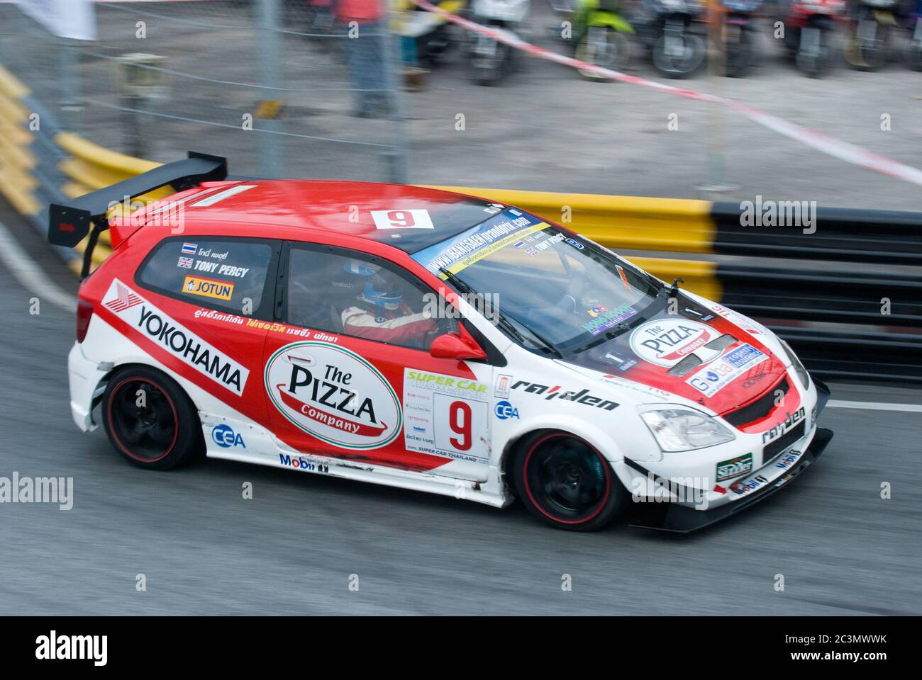 BANG SAEN - NOVEMBER 13: Honda Civic EP3 with British driver Tony Percy ...