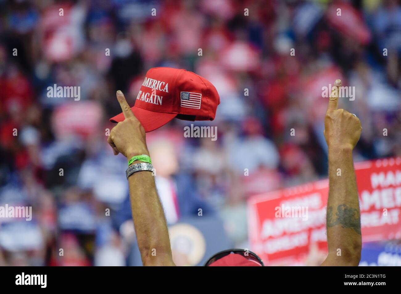 Trump maga hat rally hi-res stock photography and images - Alamy