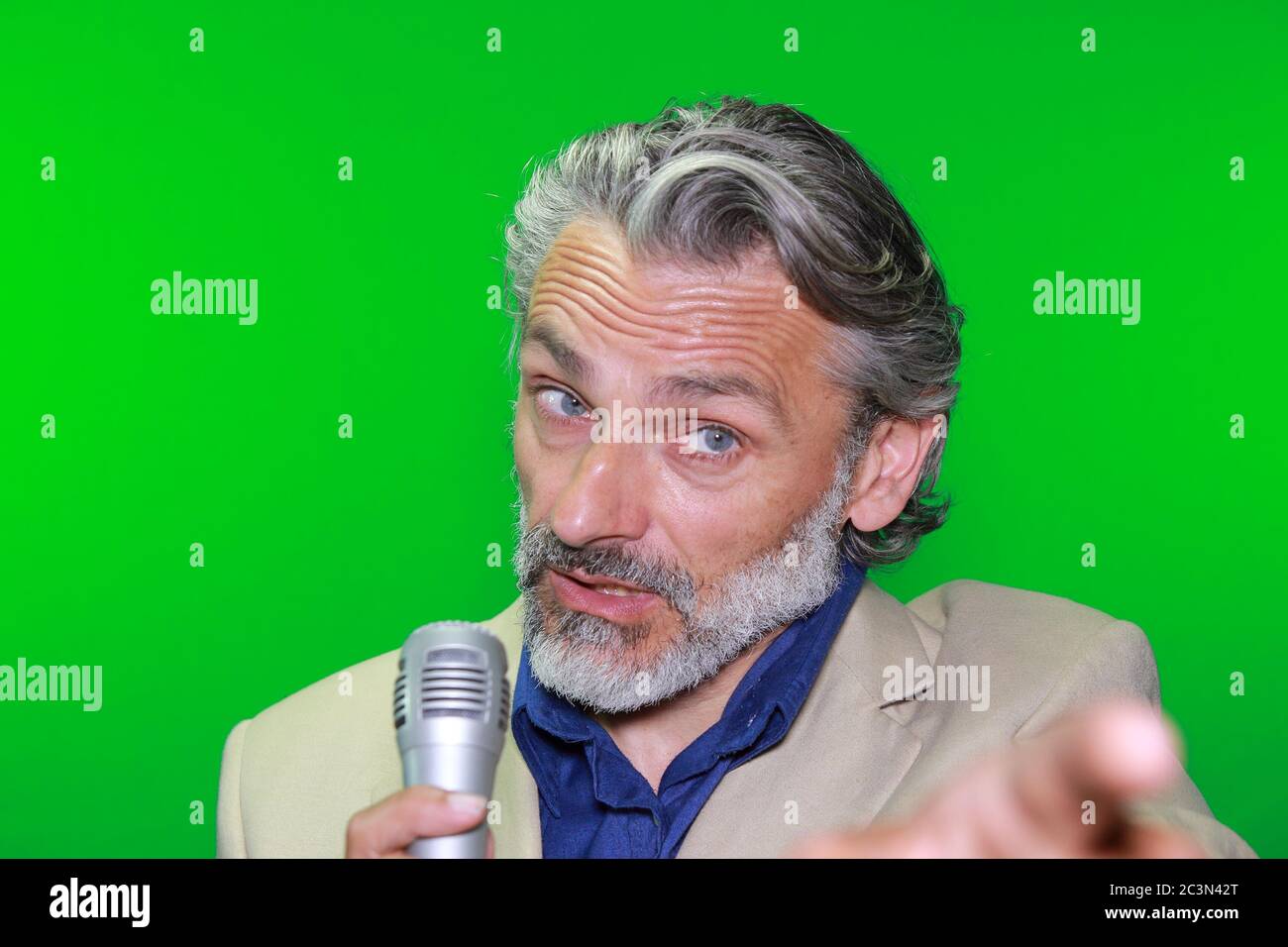Man presenting green screen hi-res stock photography and images - Alamy