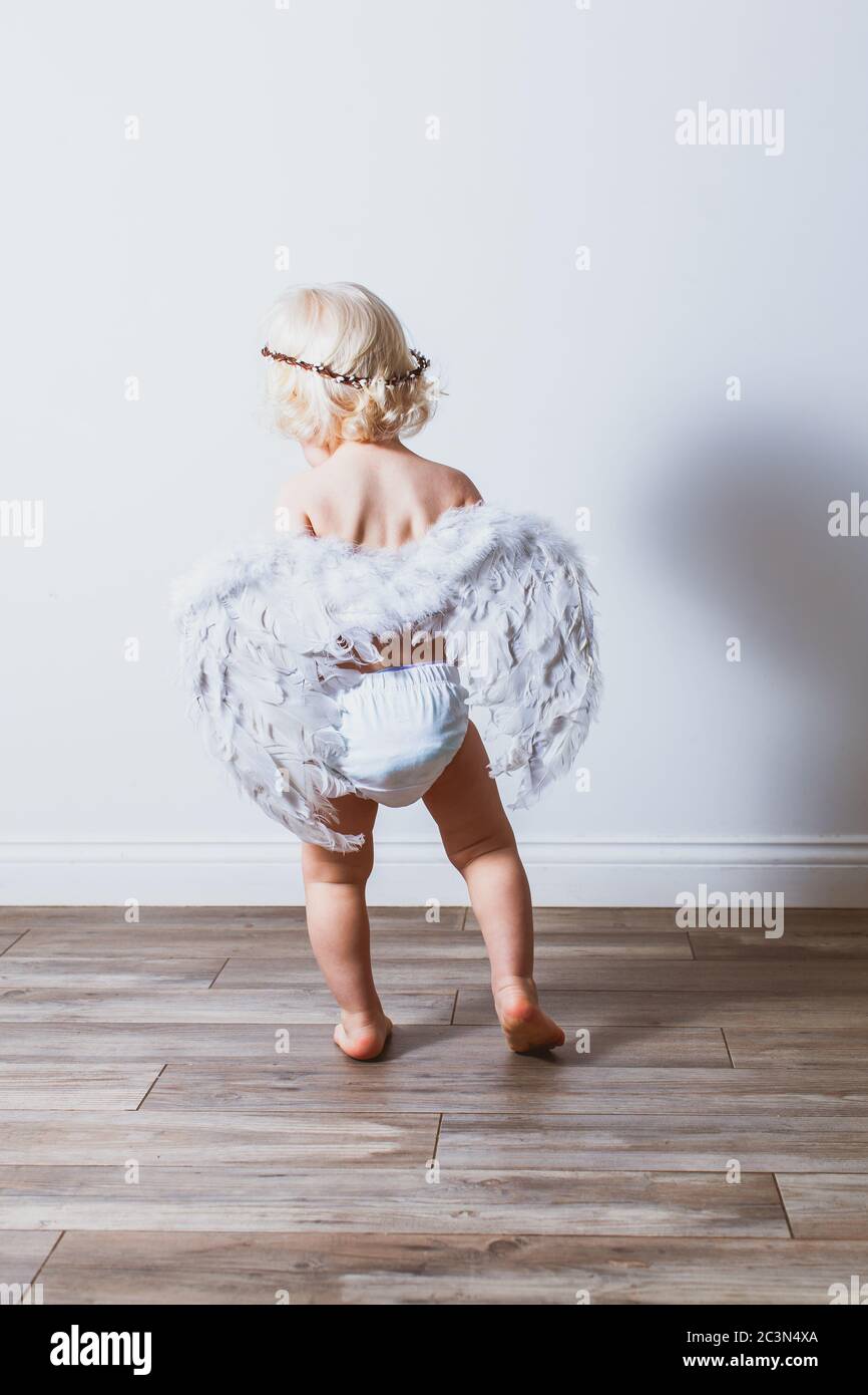 Back view of angel wings hi-res stock photography and images - Alamy