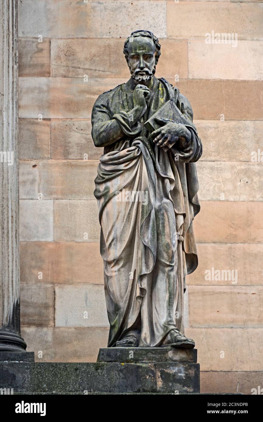 The stone statue of Hippocrates on the facade of The Royal College of ...