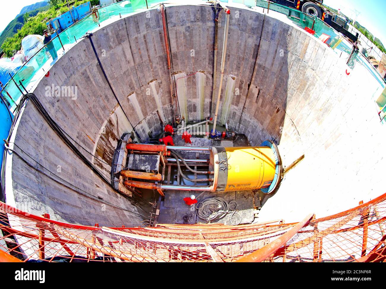 Pipe jacking hi-res stock photography and images - Alamy