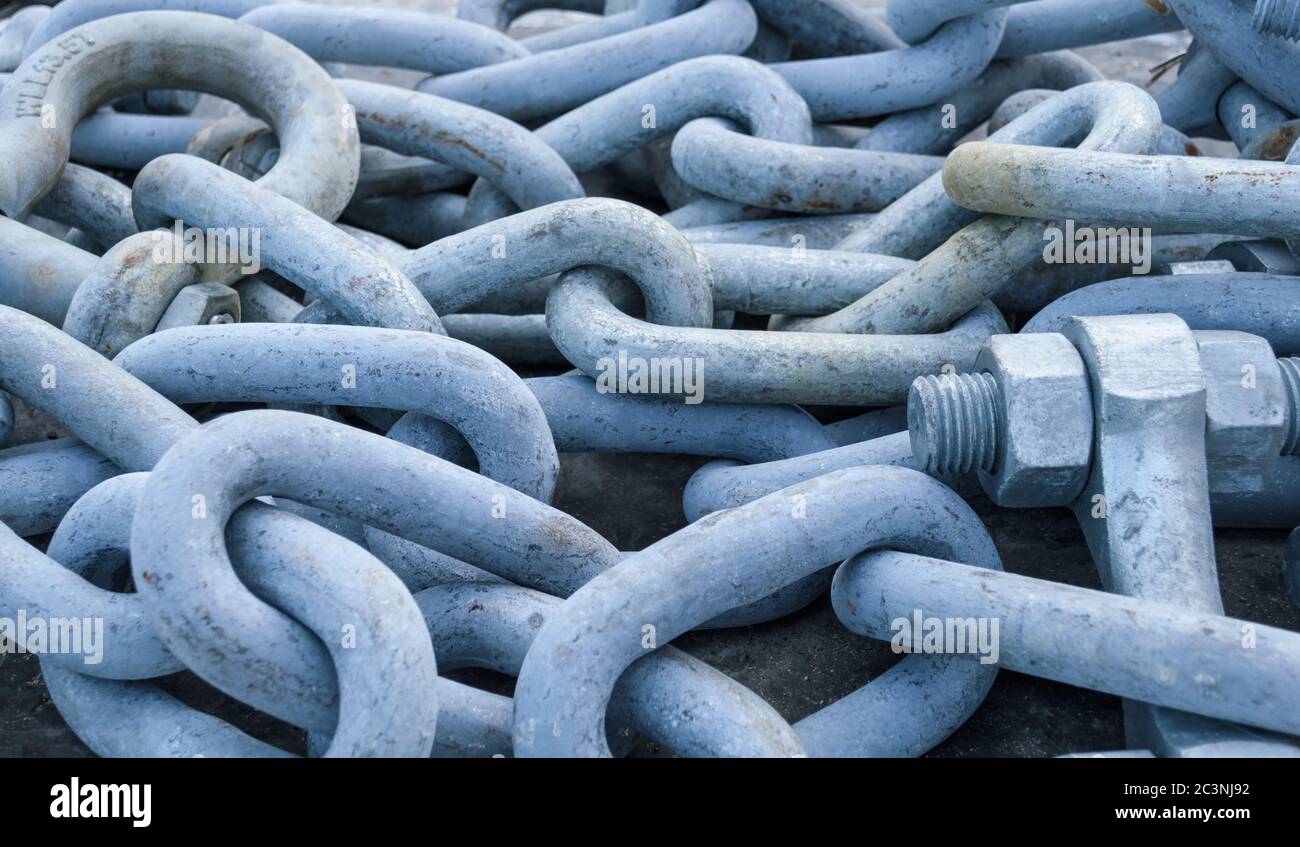Steel chain links anchor hi-res stock photography and images - Alamy