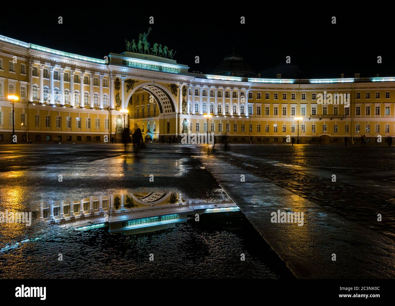 Puddle reflection night hi-res stock photography and images - Alamy