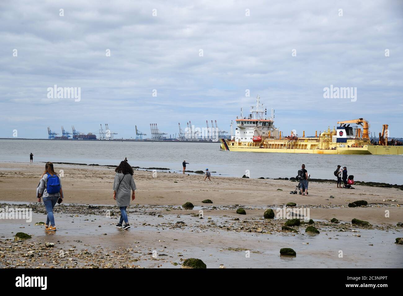 Suction hopper dredger Daniel Laval - Plage du Butin - Honfleur ...