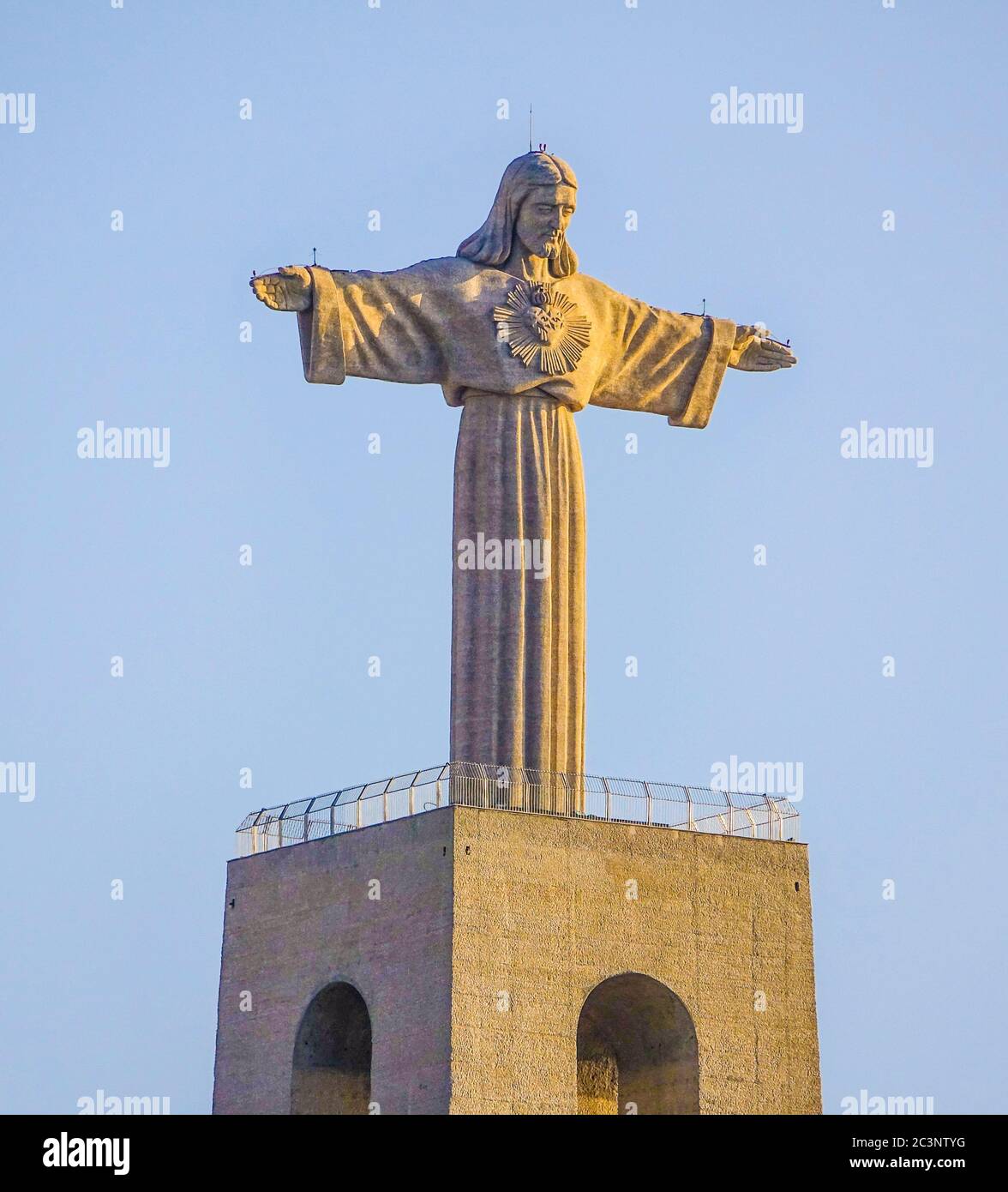 Cristo statue in Lisbon - the statue of Jesus Christ Stock Photo - Alamy