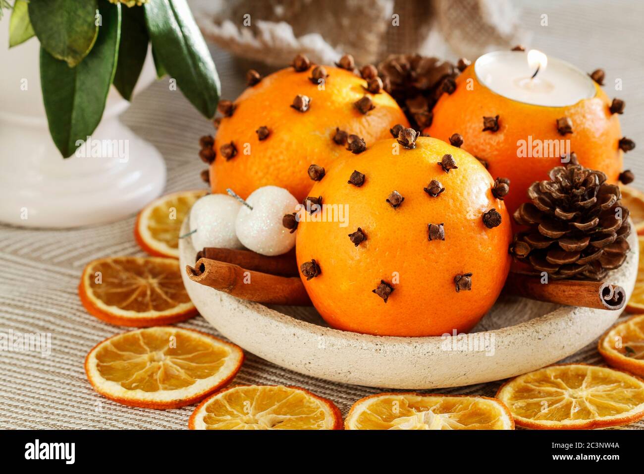 Orange pomander balls hi-res stock photography and images - Alamy