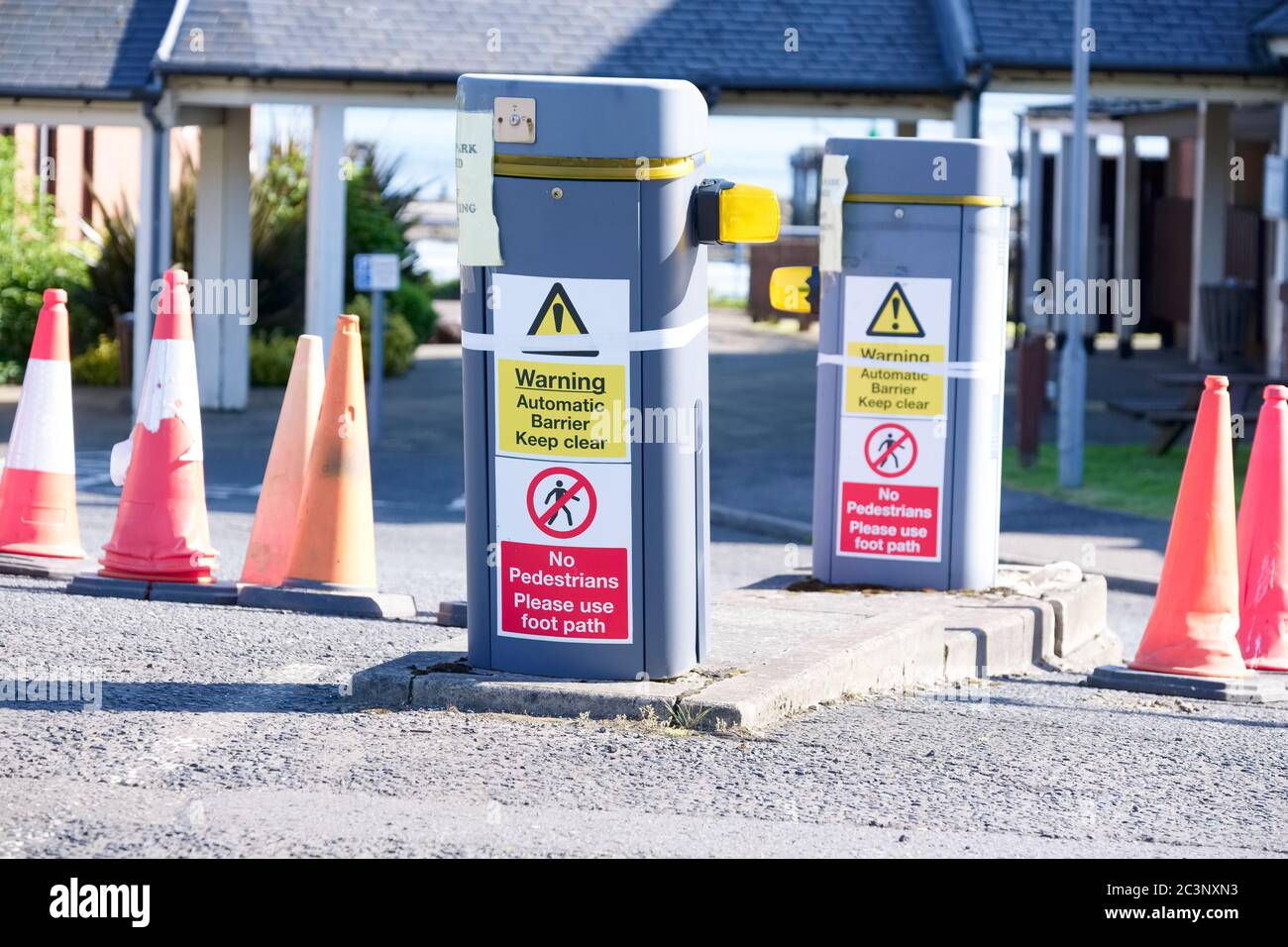 Automatic barrier stop sign hi-res stock photography and images - Alamy