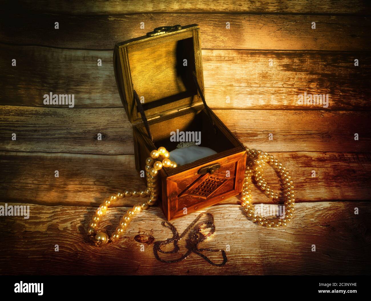 Vintage chest with jewellery, open cover Stock Photo - Alamy