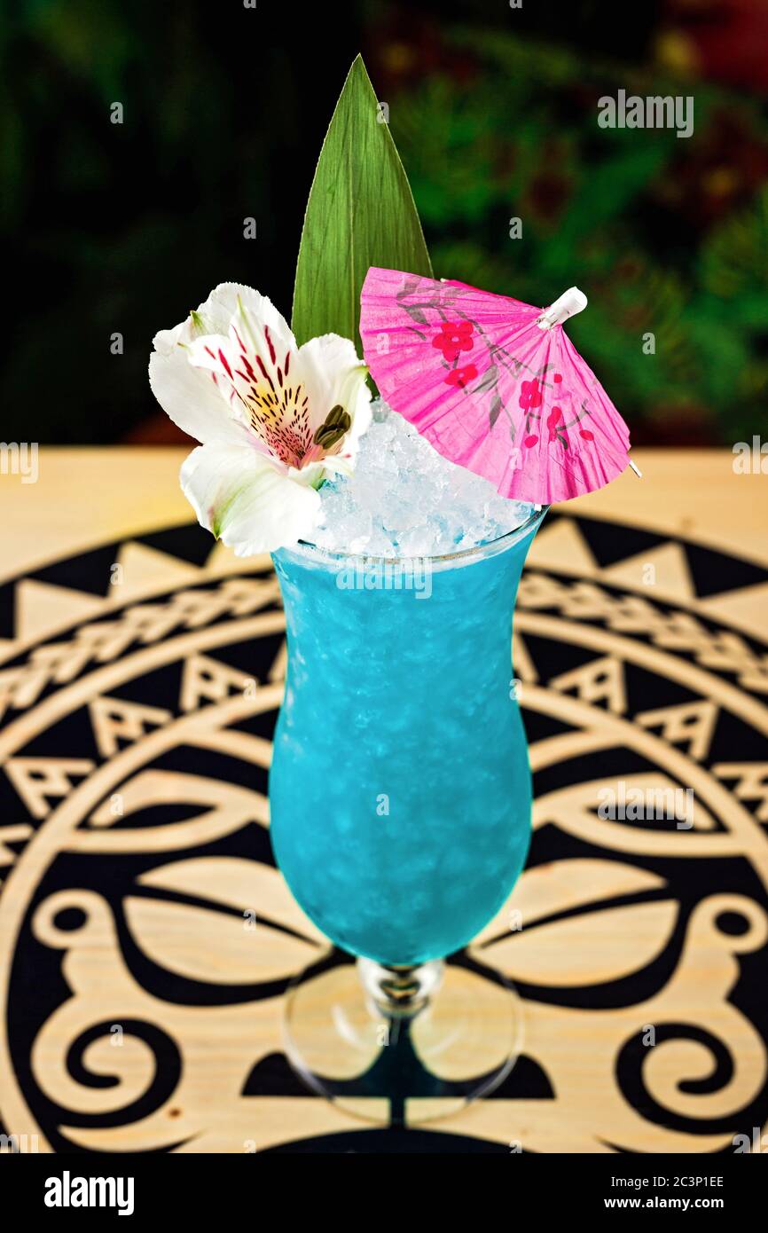 Blue cocktail hurricane glass hi-res stock photography and images - Alamy