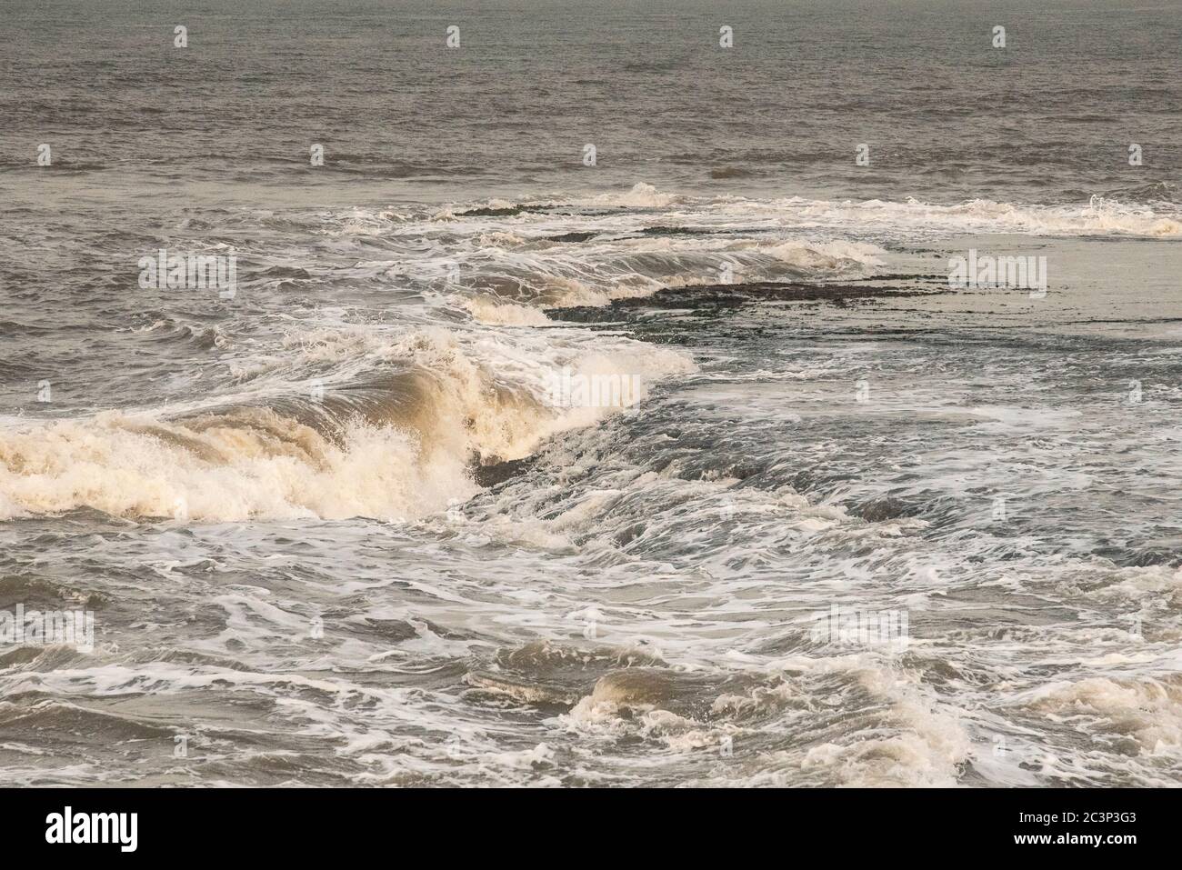 Tide in ocean and ocean in Tide Stock Photo - Alamy