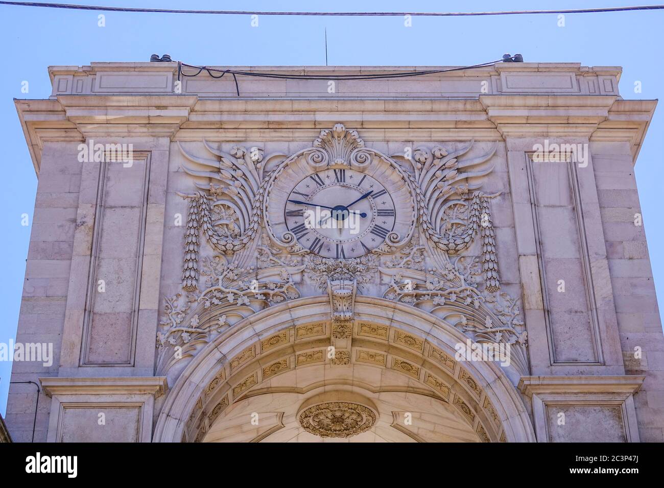 Augusta street arch in Lisbon called Arco da Rua Augusta Stock Photo - Alamy