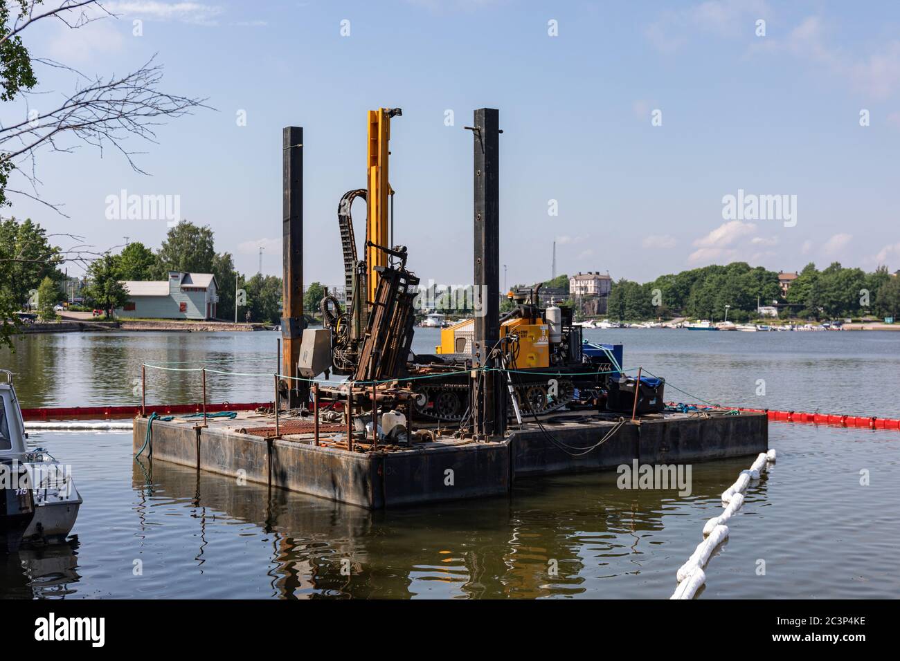 Pile driver barge hi-res stock photography and images - Alamy