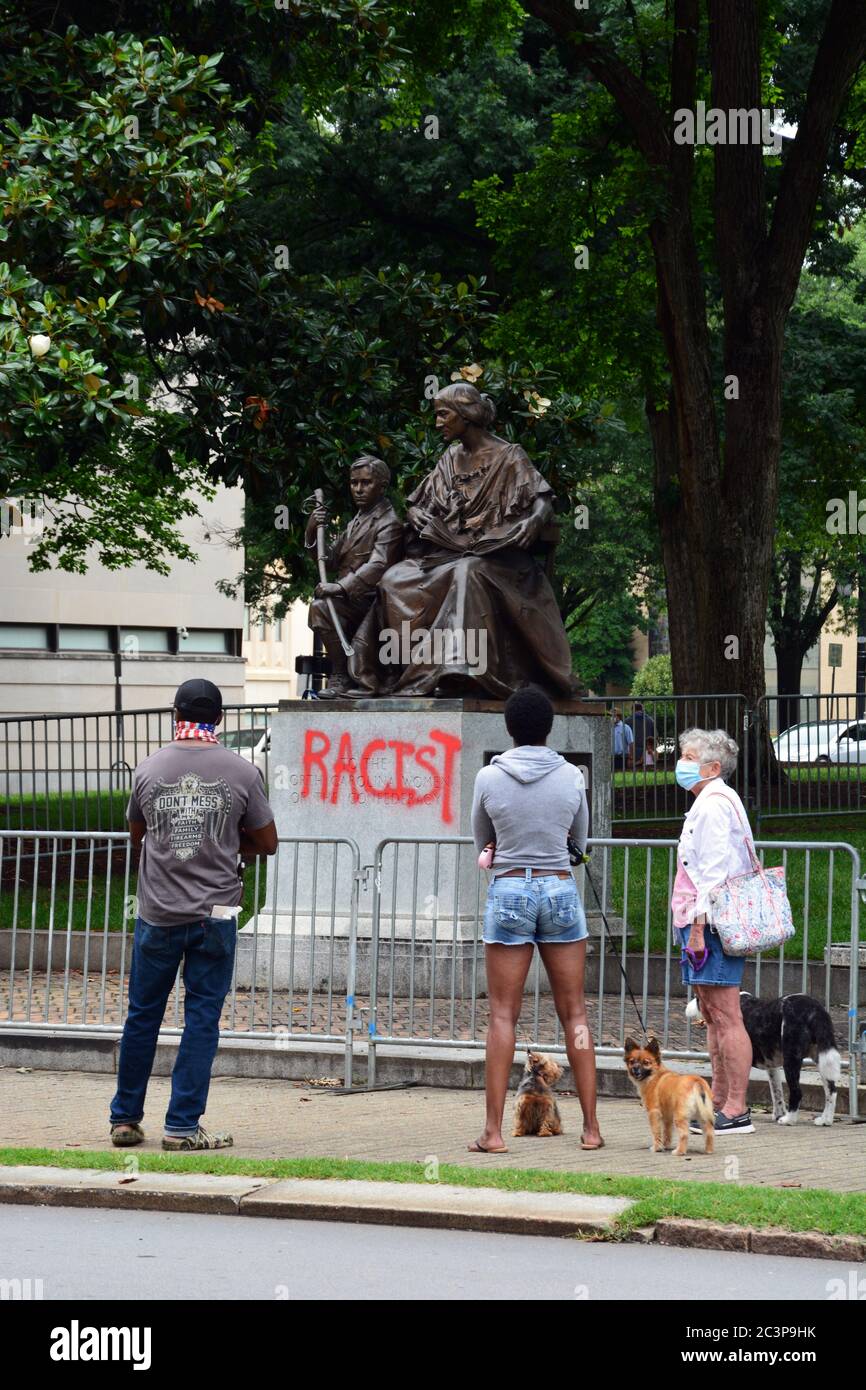 Defaced monument hi-res stock photography and images - Alamy