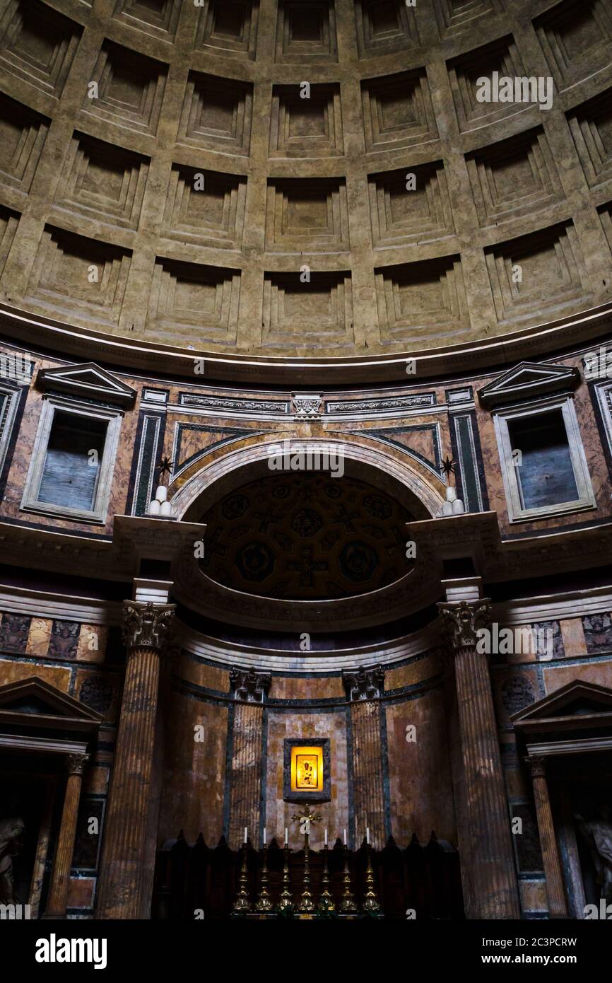 Dome and altar inside the Pantheon in Rome, Italy Stock Photo - Alamy