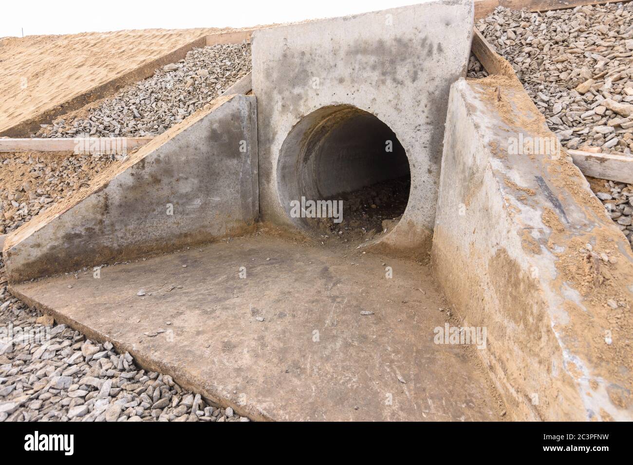 Installation of culvert drainage pipe and ditch structures under the ...