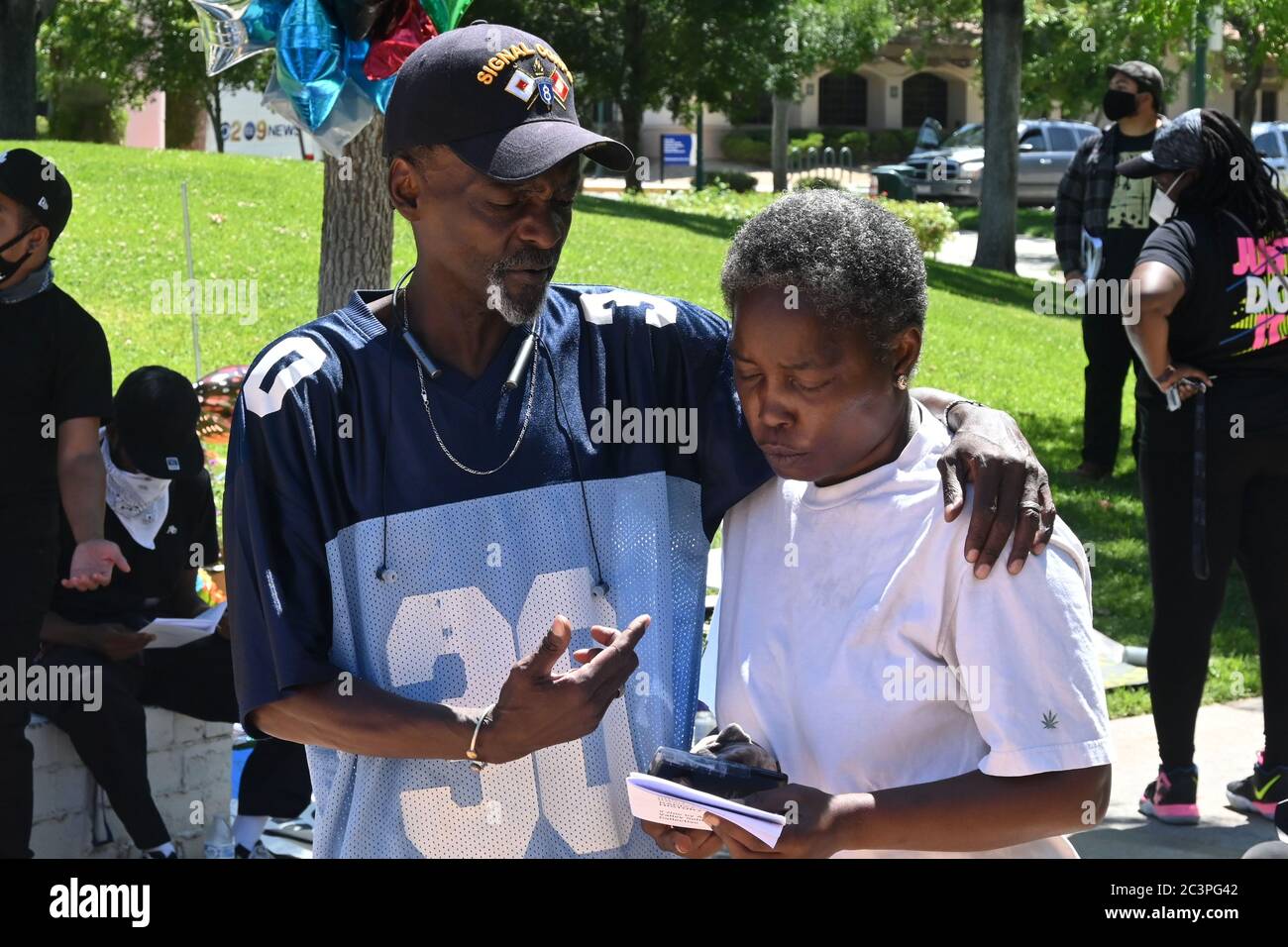 Man hanged on a tree hi-res stock photography and images - Alamy