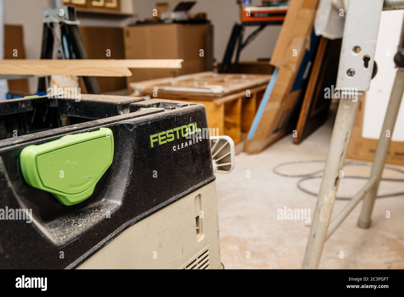 Festool vacuum cleaner hi-res stock photography and images - Alamy