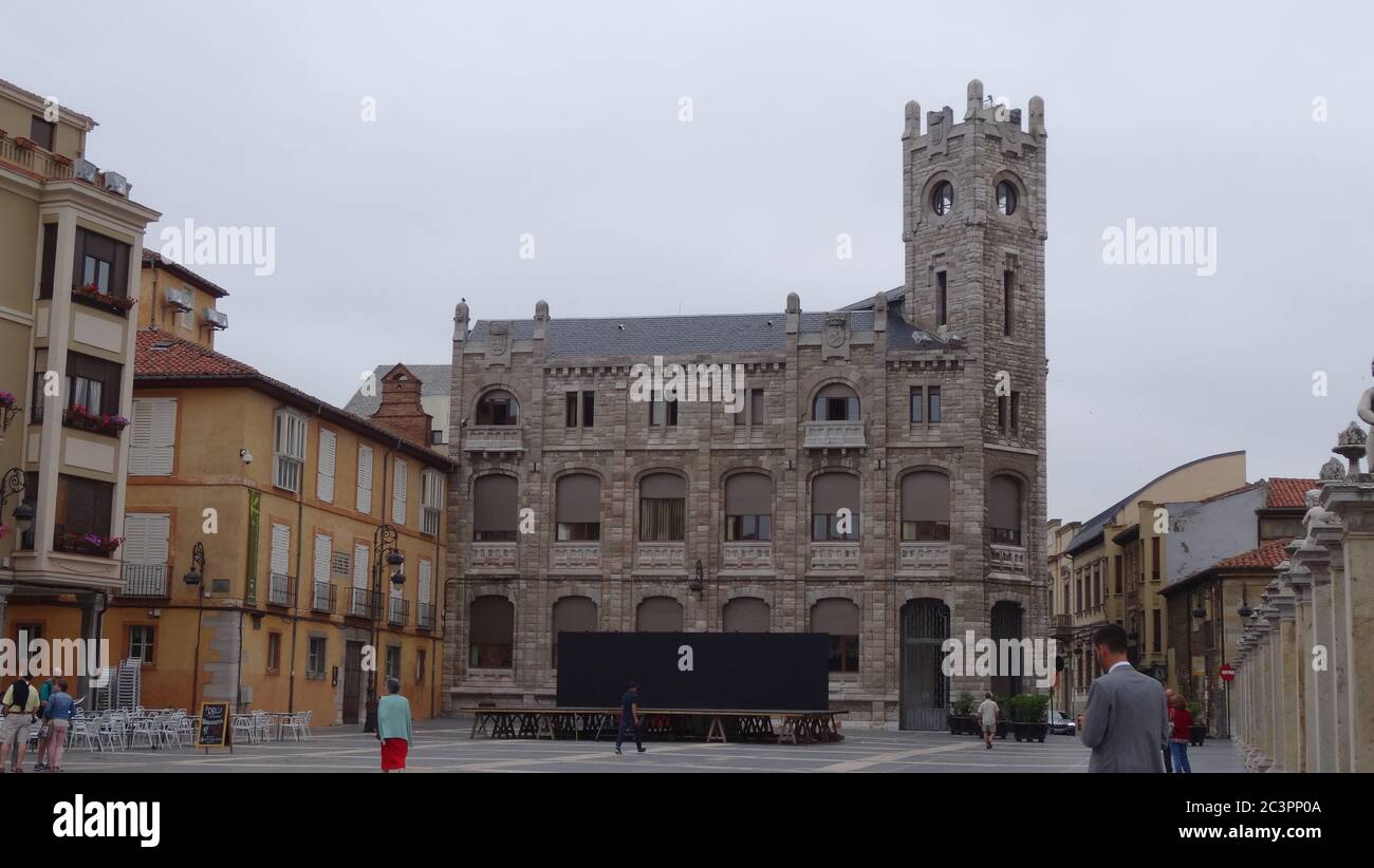 Leon's architecture. A stunning place in the Castile and Leon region ...
