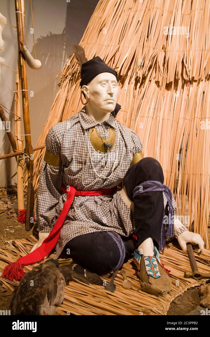 Native American exhibit in the History Museum,Cincinnati Museum Center ...