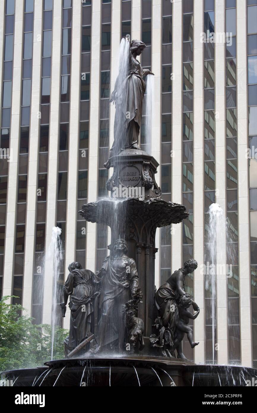 Cincinnati fountain square hi-res stock photography and images - Alamy